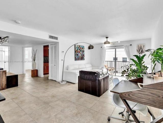 1236 Alton Rd #304, Miami Beach, FL 33139