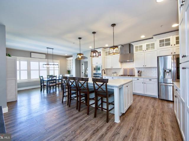 1236 Cloverfield Drive