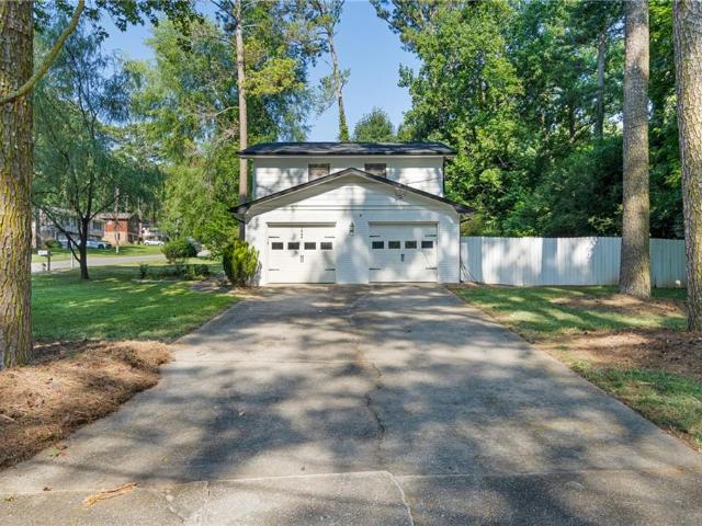 1236 Country Pine Dr, Ellenwood, GA 30294 | MLS #7803