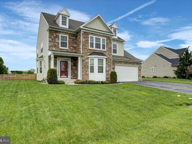 1236 Dallas Dr, Greencastle, PA 17225 | MLS #PAFL2034 | Compass