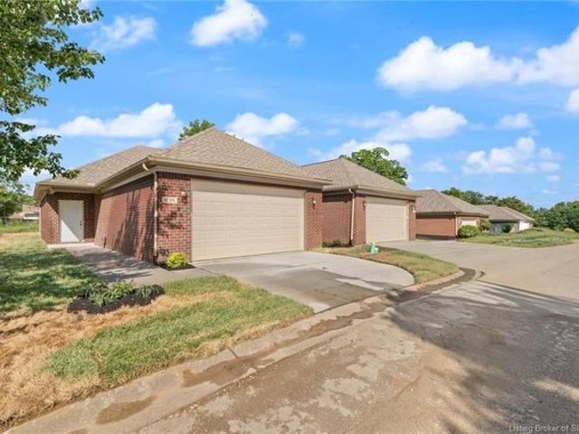 1236 Elizabeth Ln, Jeffersonville, IN 47130