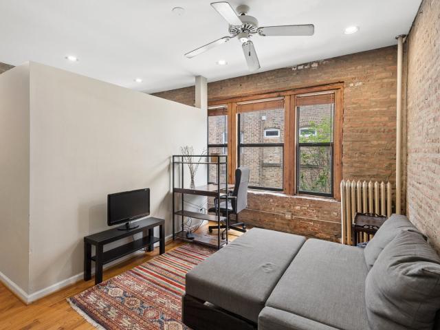1236 W Carmen Avenue # 1N