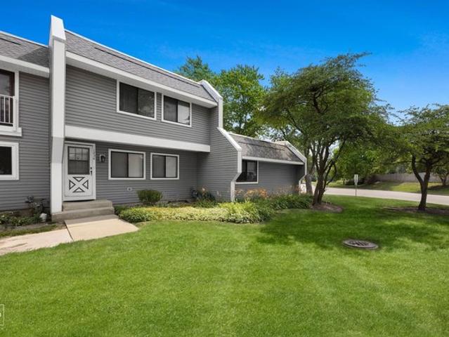 1236 Willow Ln, Gurnee, IL 60031