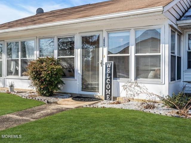 1236B Hamilton Ct, Lakewood, NJ 08701