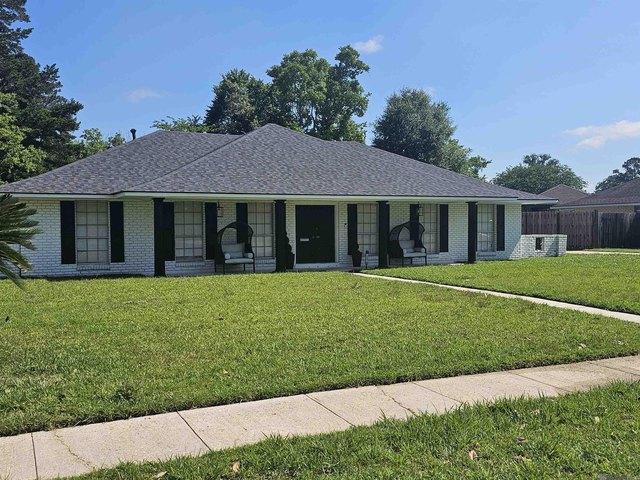 12379 Fairhaven Dr, Baton Rouge, LA 70815