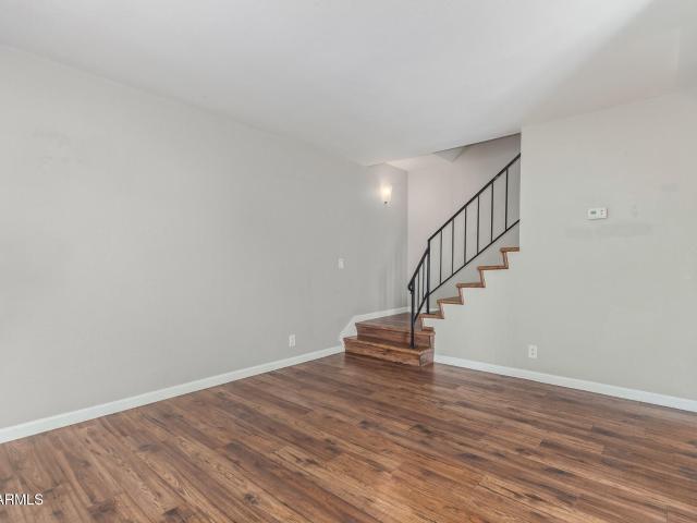 1237 N 84TH Place