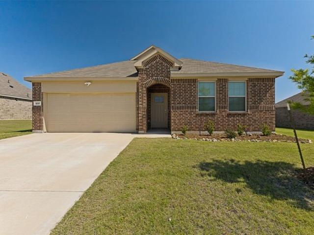 1237 Almond Rd, Azle, TX 76020