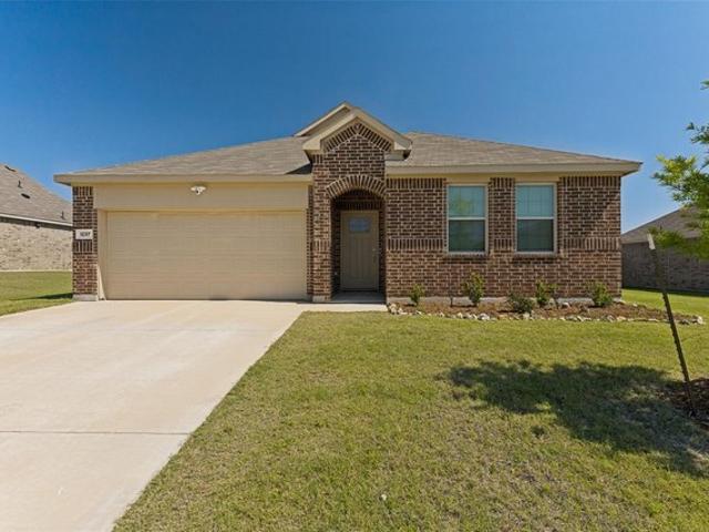 1237 Almond Rd, Azle, TX 76020