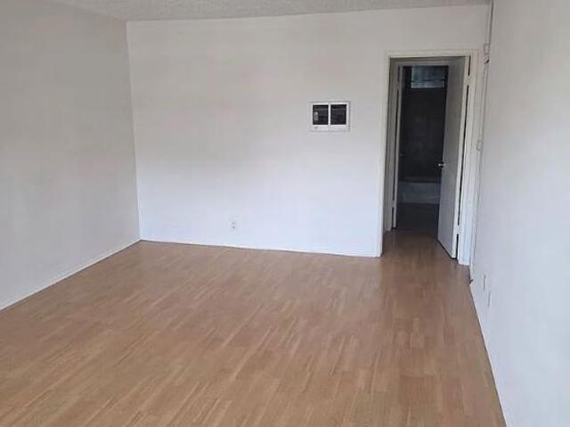 1237 Amherst Avenue 8