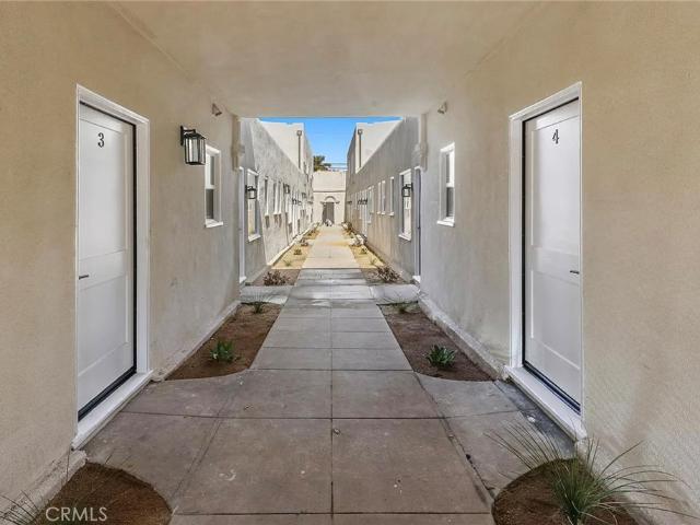 1237 E 1st 8