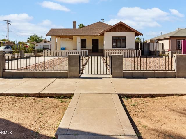 1237 e pierce street