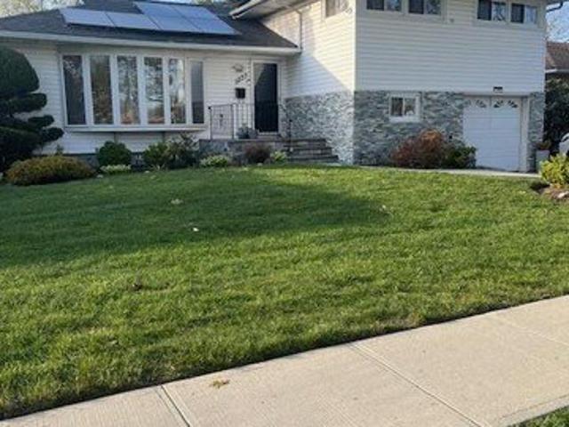 1237 Walnut St, Uniondale, NY 11553