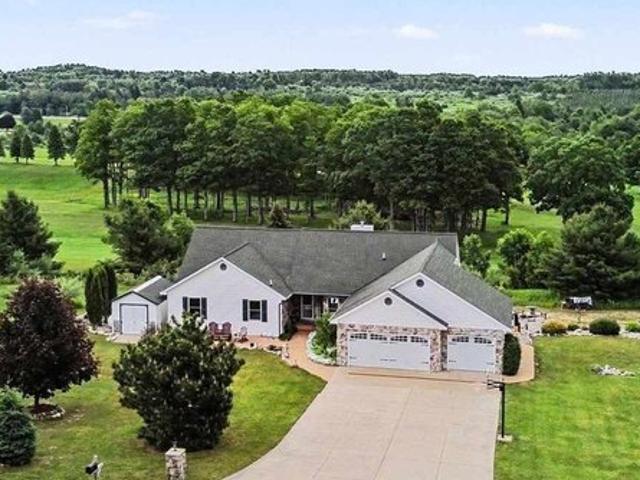 12383 Antrim Dr, Ellsworth, MI 49729