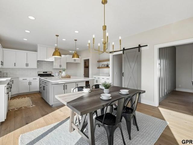 12383 Fenwick St, Papillion, NE 68046