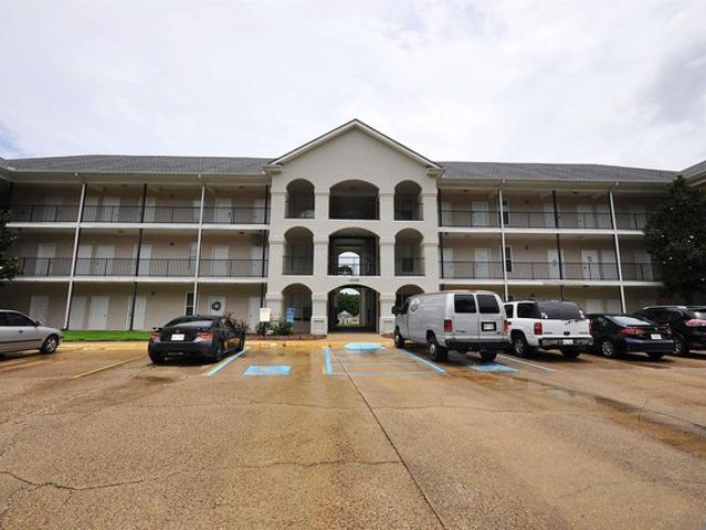 12386 River Highlands Dr Unit I, Saint Amant, LA 70774