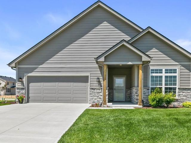 12388 Horizon St, Papillion, NE 68046