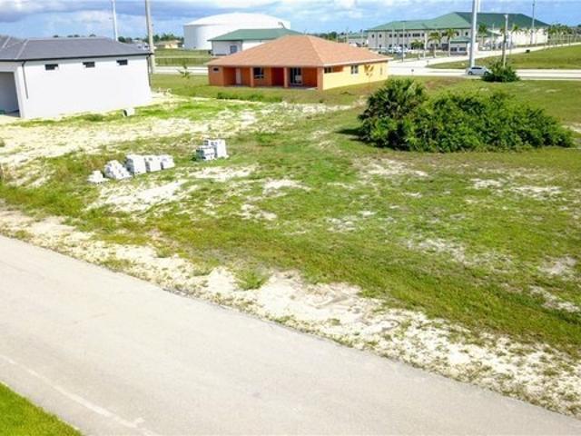 1238 NW 24th Ter, Cape Coral, FL 33993