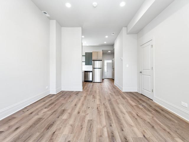 1238 N Artesian Avenue # 2