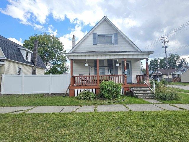 1238 Chestnut St, Port Huron, MI 48060