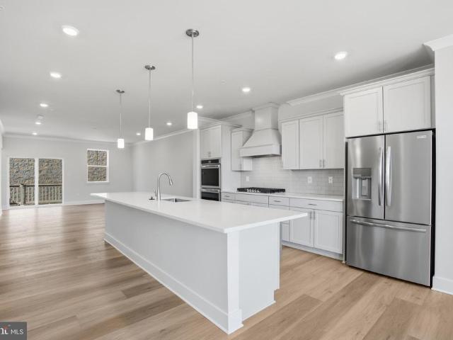 1238 Crested Wood Drive