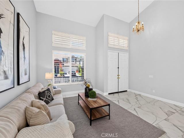 1238 Hampton Court