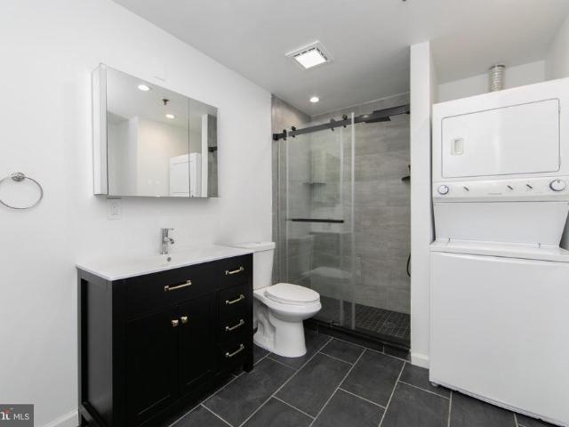 1238 00 Callowhill Street # 105