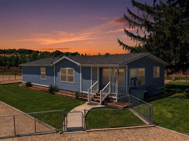 12397 Lake Shore Dr, Nampa, ID 83686