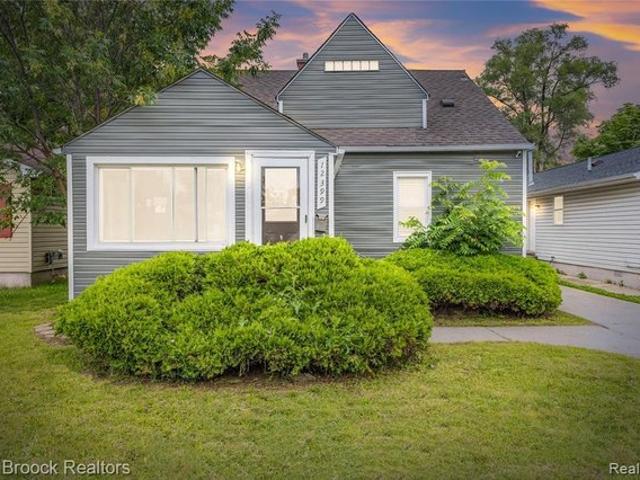 12399 Prospect Ave, Warren, MI 48089