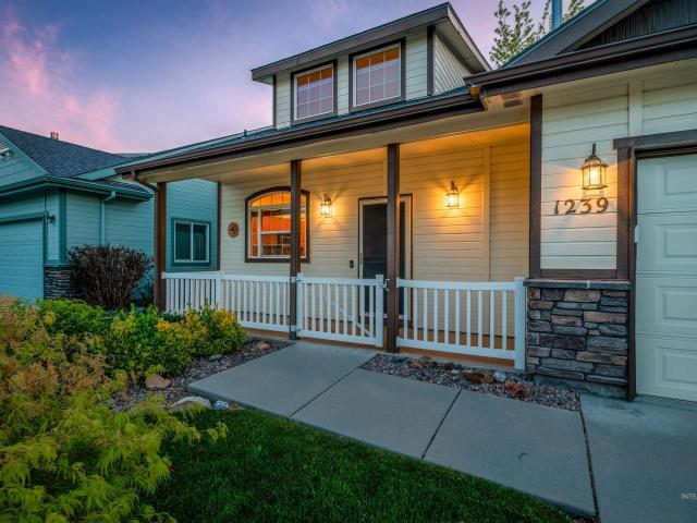 1239 N Victor Way