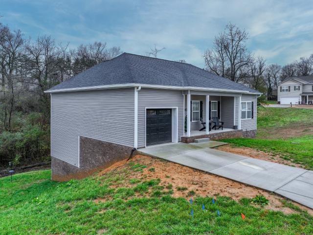 1239 Oxford Village Cir