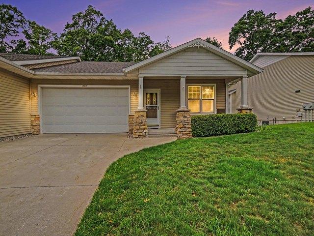 1239 Blue Heron Dr, Ludington, MI 49431