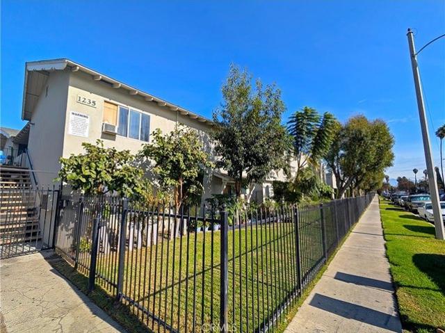 1239 Brook St W, Santa Ana, CA 92703
