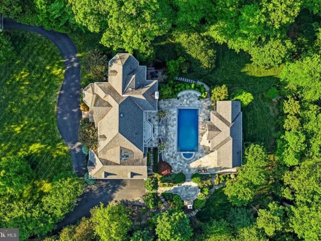 1239 Daleview Dr, McLean, VA 22102