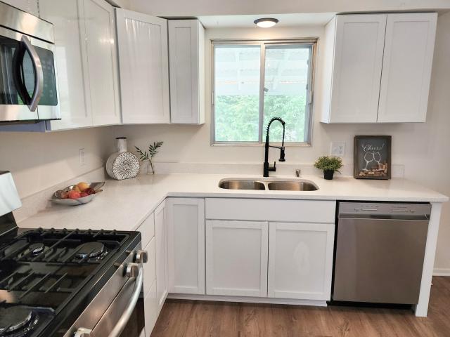 1239 Erick St