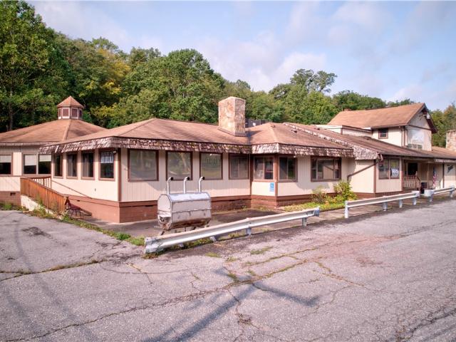 1239 Glades Pike