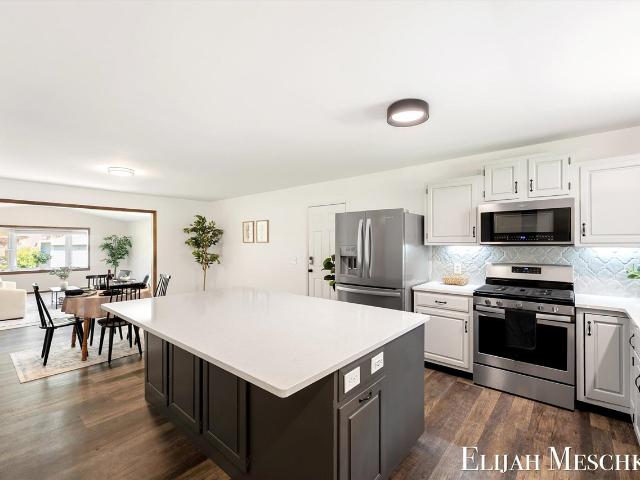 1239 rd Avenue