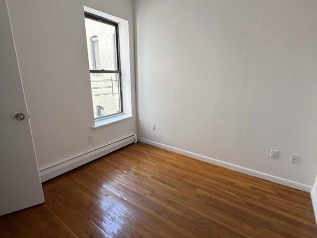 #1239 Rooms available in this bright 2 bed 1 bath