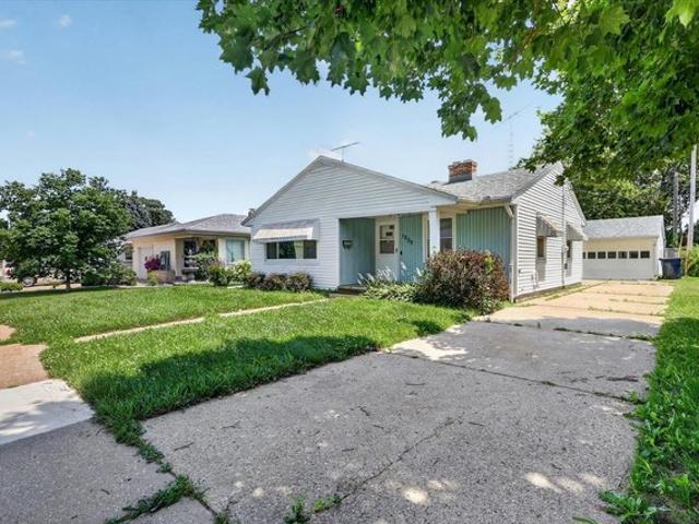 1239 S Terrace St, Janesville, WI 53546