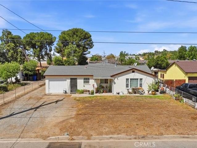 1239 th St, Yucaipa, CA 92399