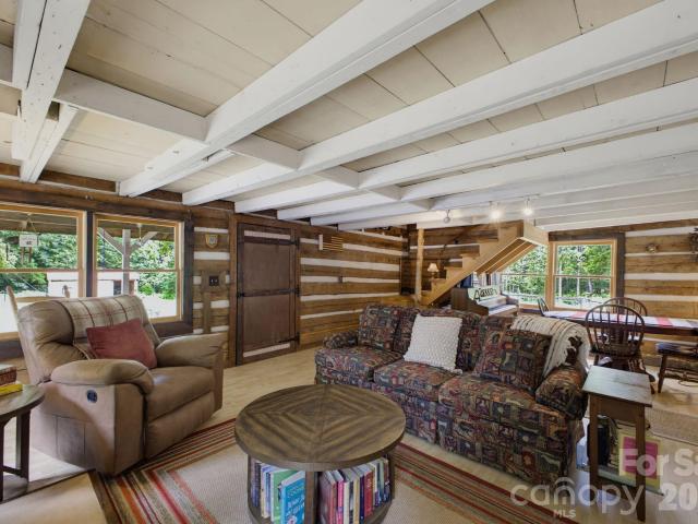 1239 W McGuinn Road