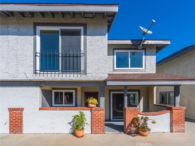 1239 W Rosecrans 31