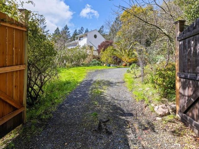 12303 Margie Ln, Glen Ellen, CA 95442