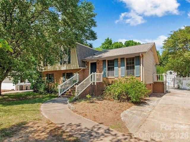 12301 Oakhaven Dr, Charlotte, NC 28273