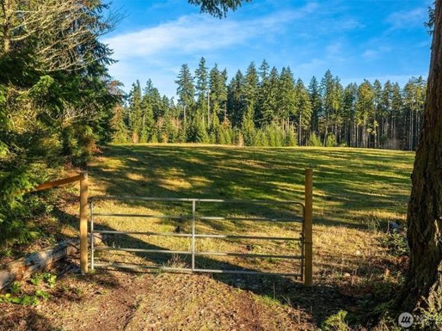 12302 SW 220th St, Vashon, WA 98070