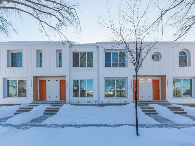 12307 121 Avenue Northwest Main, 2 beds, 2 full and 1 half baths