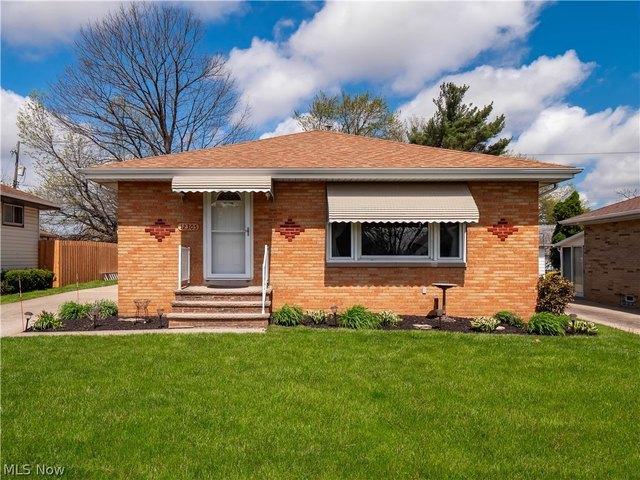 12305 Eastwood Blvd, Garfield Heights, OH 44125