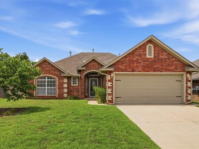 12305 SW 9th St, Yukon, OK 73099