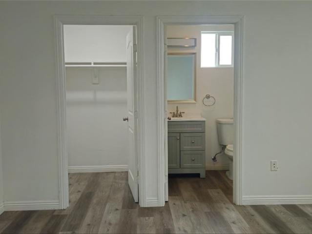 12306 Valley View