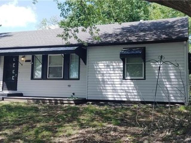 12308 E 42nd St S, Independence, MO 64055