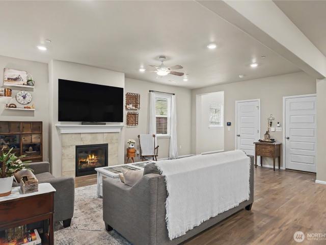 1230 Baker Heights Loop